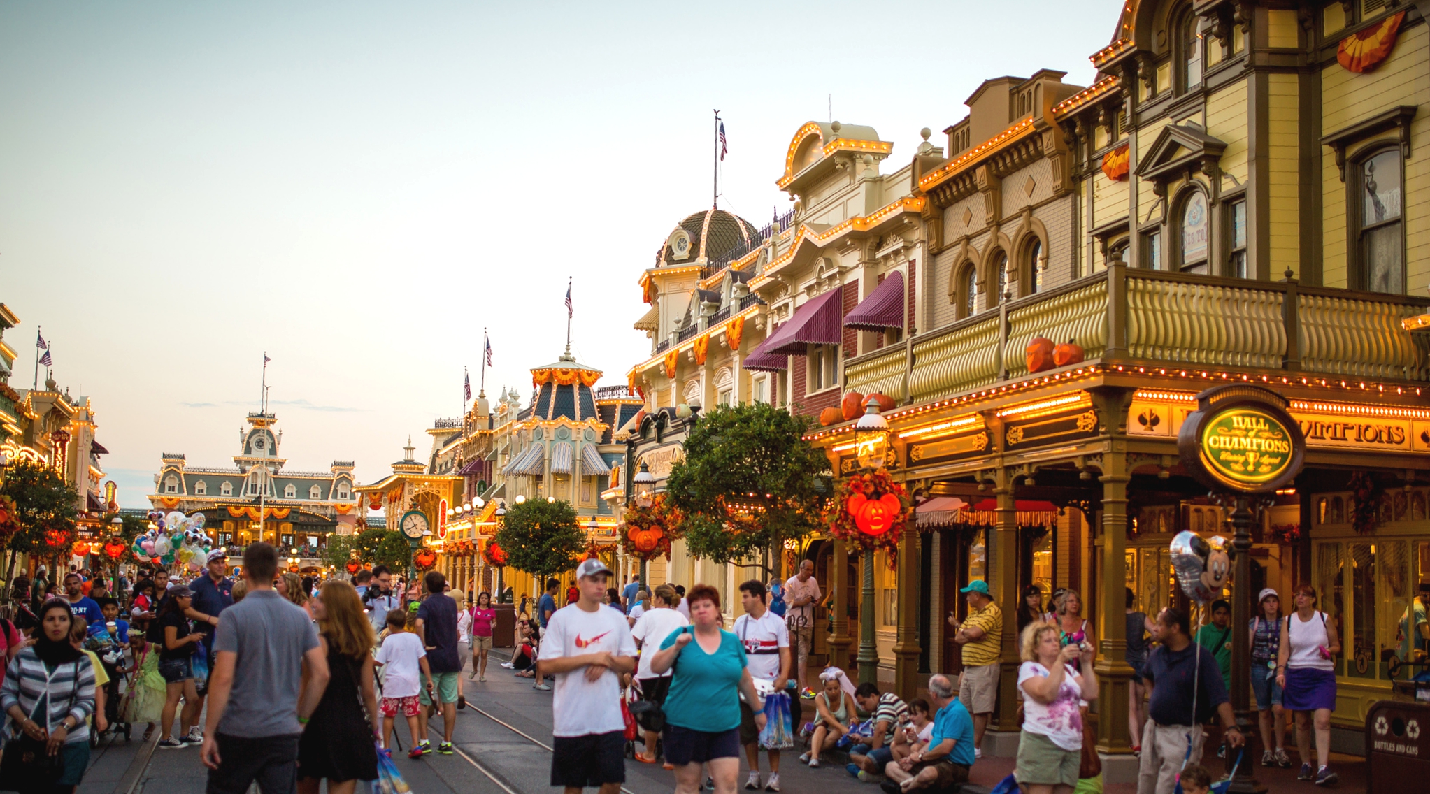 When to Go to Disney World | Vacatia